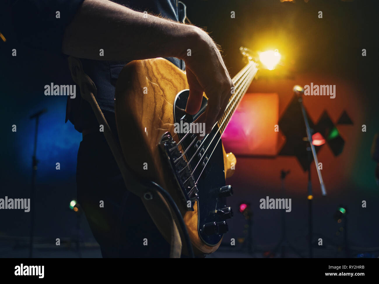 Closeup of bass guitarist hands hi-res stock photography and images - Alamy