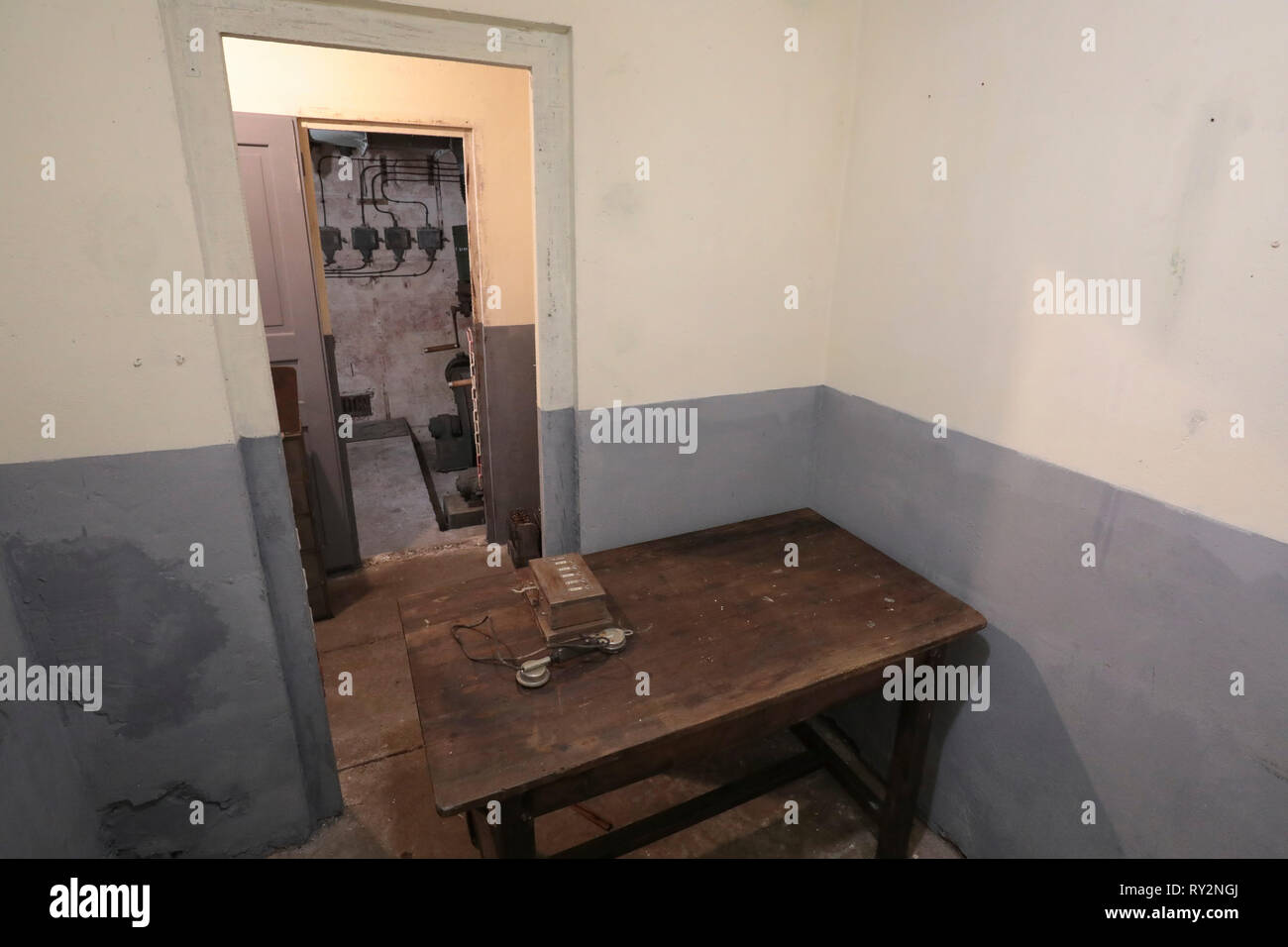 Fuhrer bunker hi-res stock photography and images - Alamy