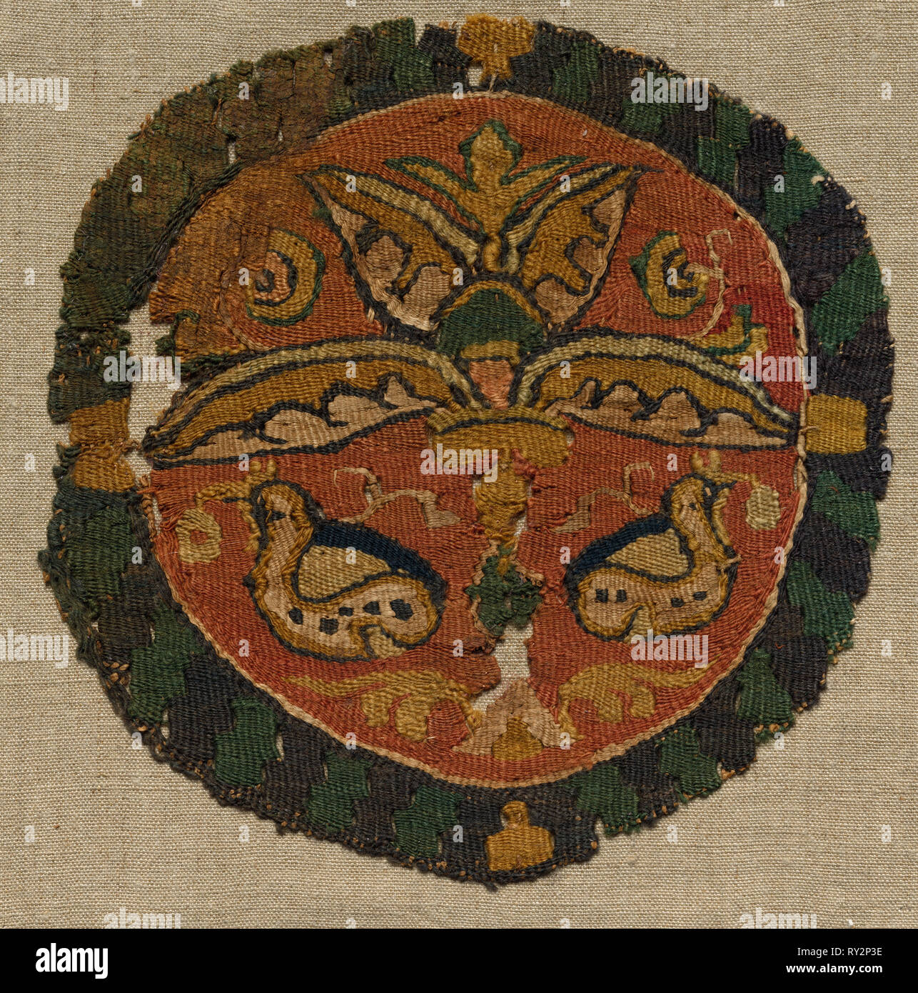 Segmentum from a Tunic, 800s. Egypt, late Abbasid or Tulunid period ...