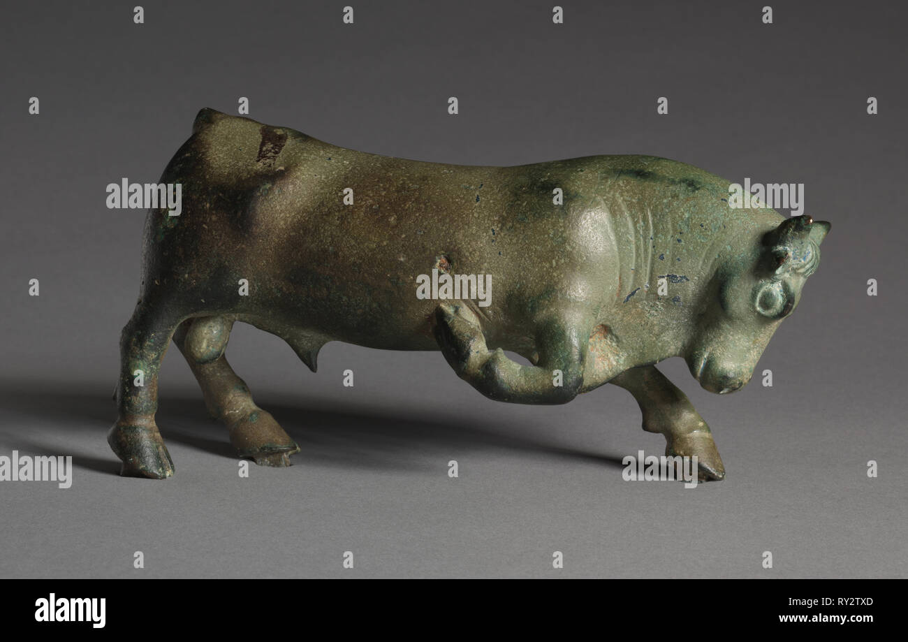 Bull pawing hi-res stock photography and images - Alamy