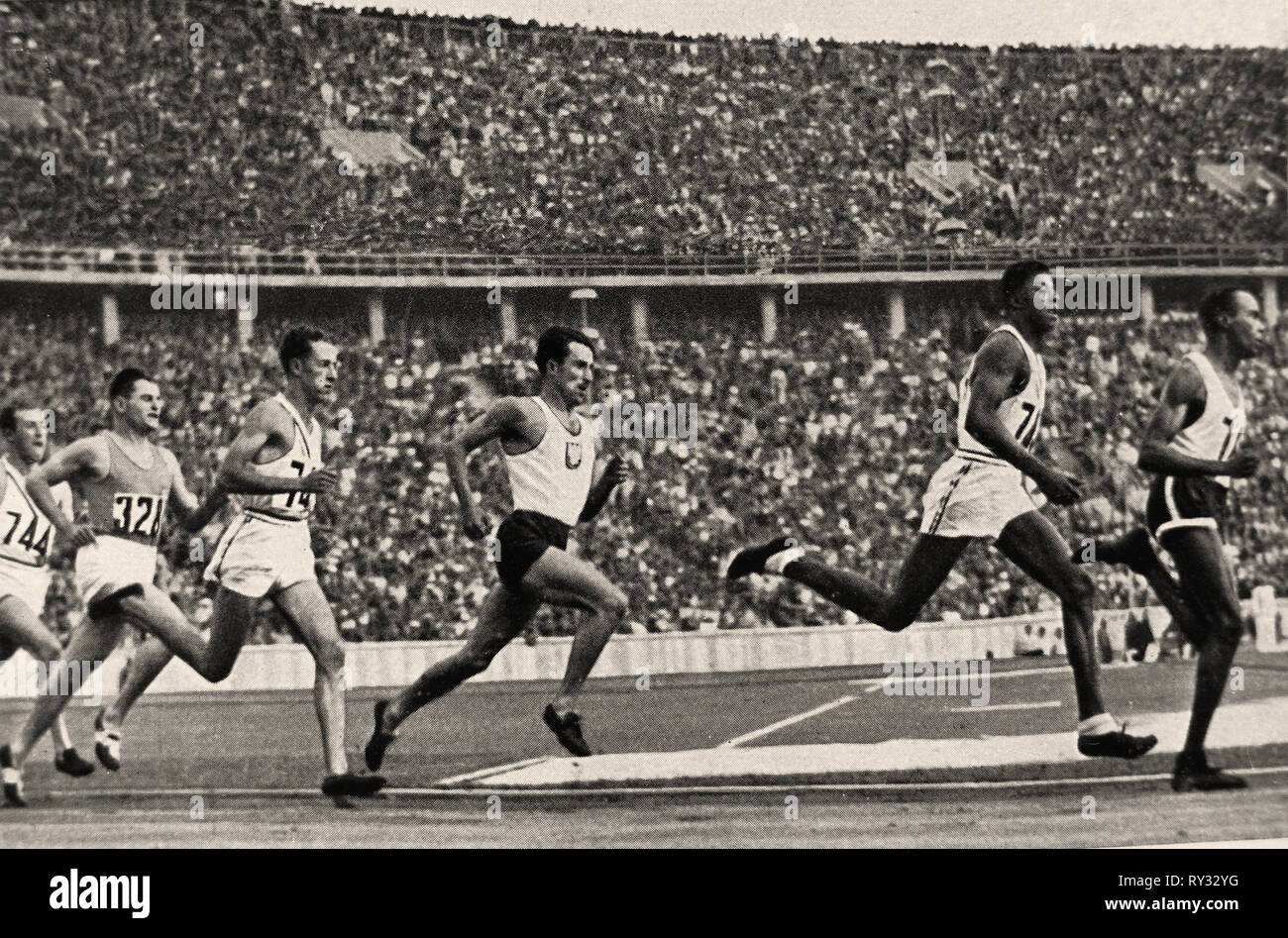 1936 Olympic Games Berlin - American Athlete John Woodruff Second from Right Winner of the 800 ...