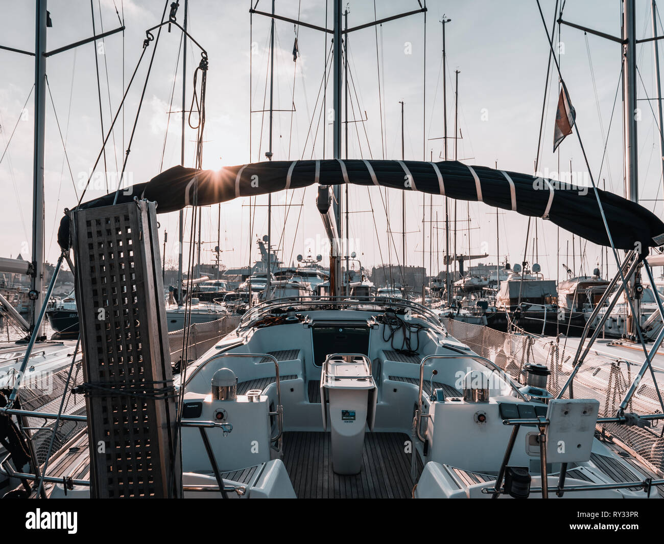 Perfect shape hi-res stock photography and images - Alamy