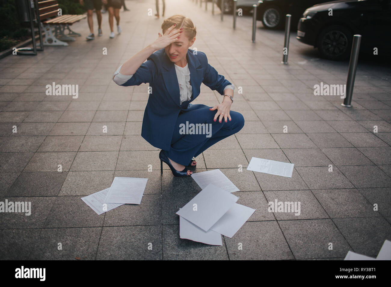 Woman surrounded by paperwork hi-res stock photography and images - Alamy