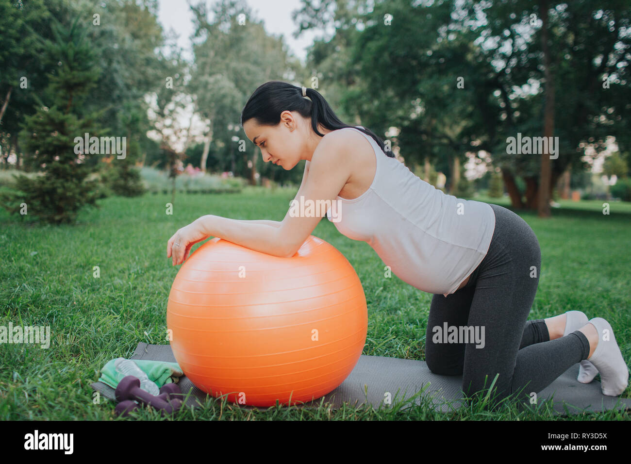 Sit to stand exercise hi-res stock photography and images - Alamy