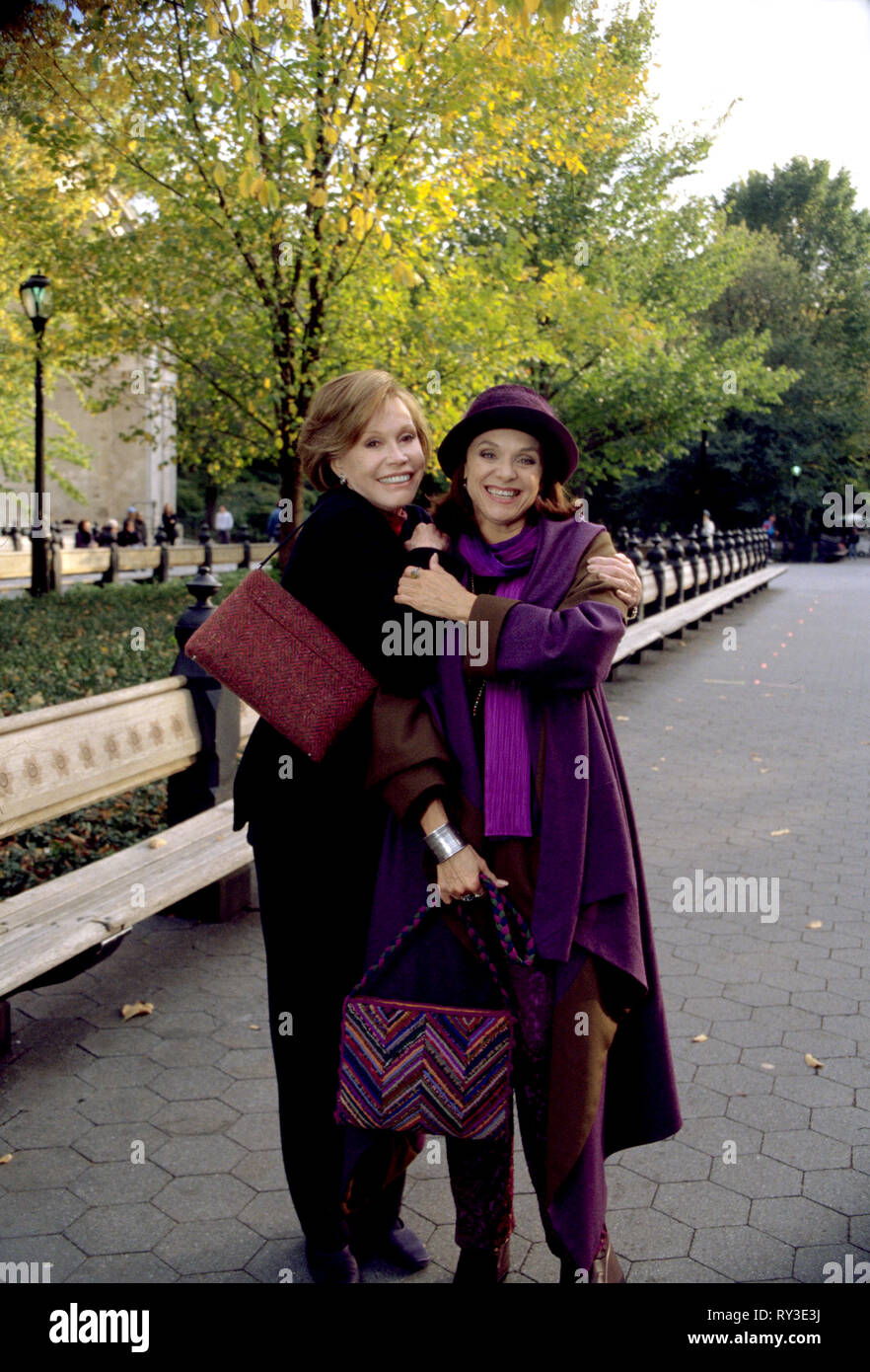 Mary und Rhoda High Resolution Stock Photography and Images - Alamy