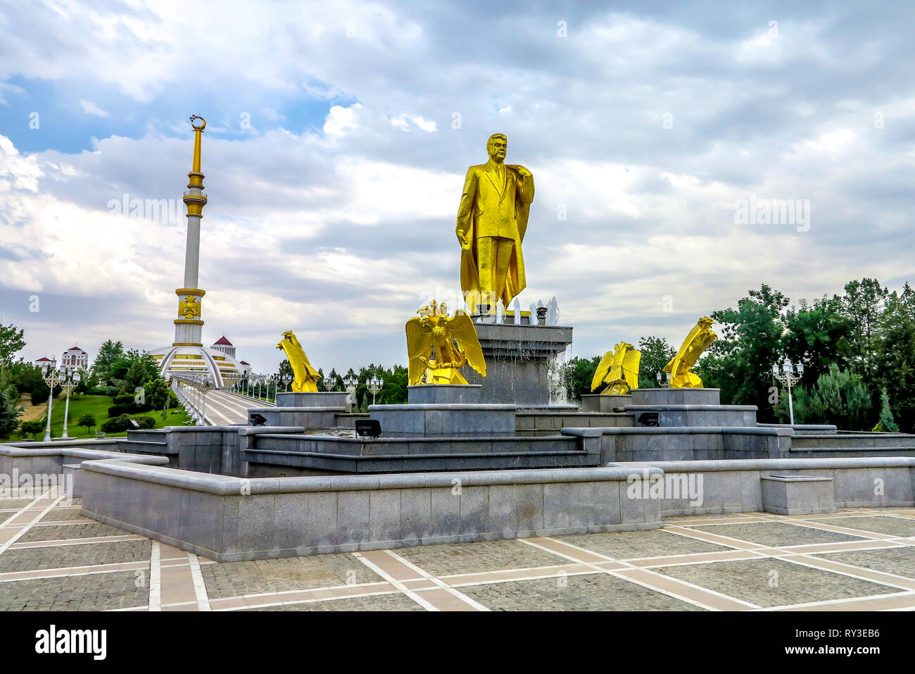 Ashgabat Independence Monument with President Saparmurat Niyazov Statue ...
