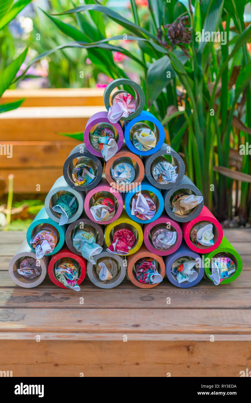 Circle merry christmas text hi-res stock photography and images - Alamy