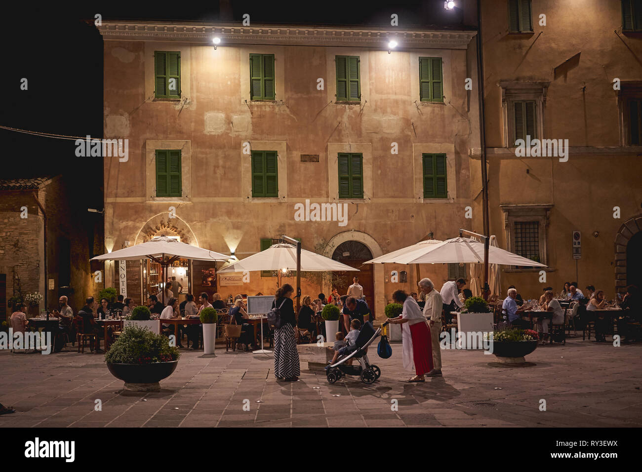 Montefalco restaurant hi-res stock photography and images - Alamy