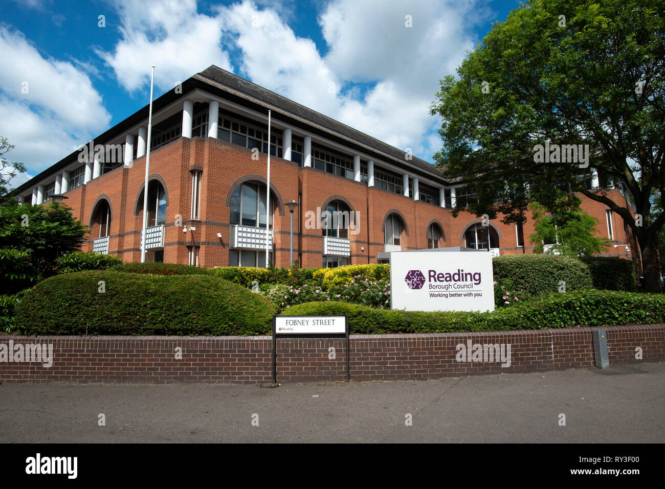 Reading borough council hi-res stock photography and images - Alamy