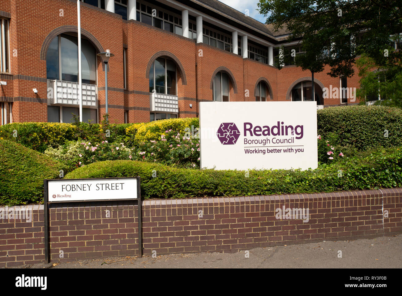 Reading council building hi-res stock photography and images - Alamy