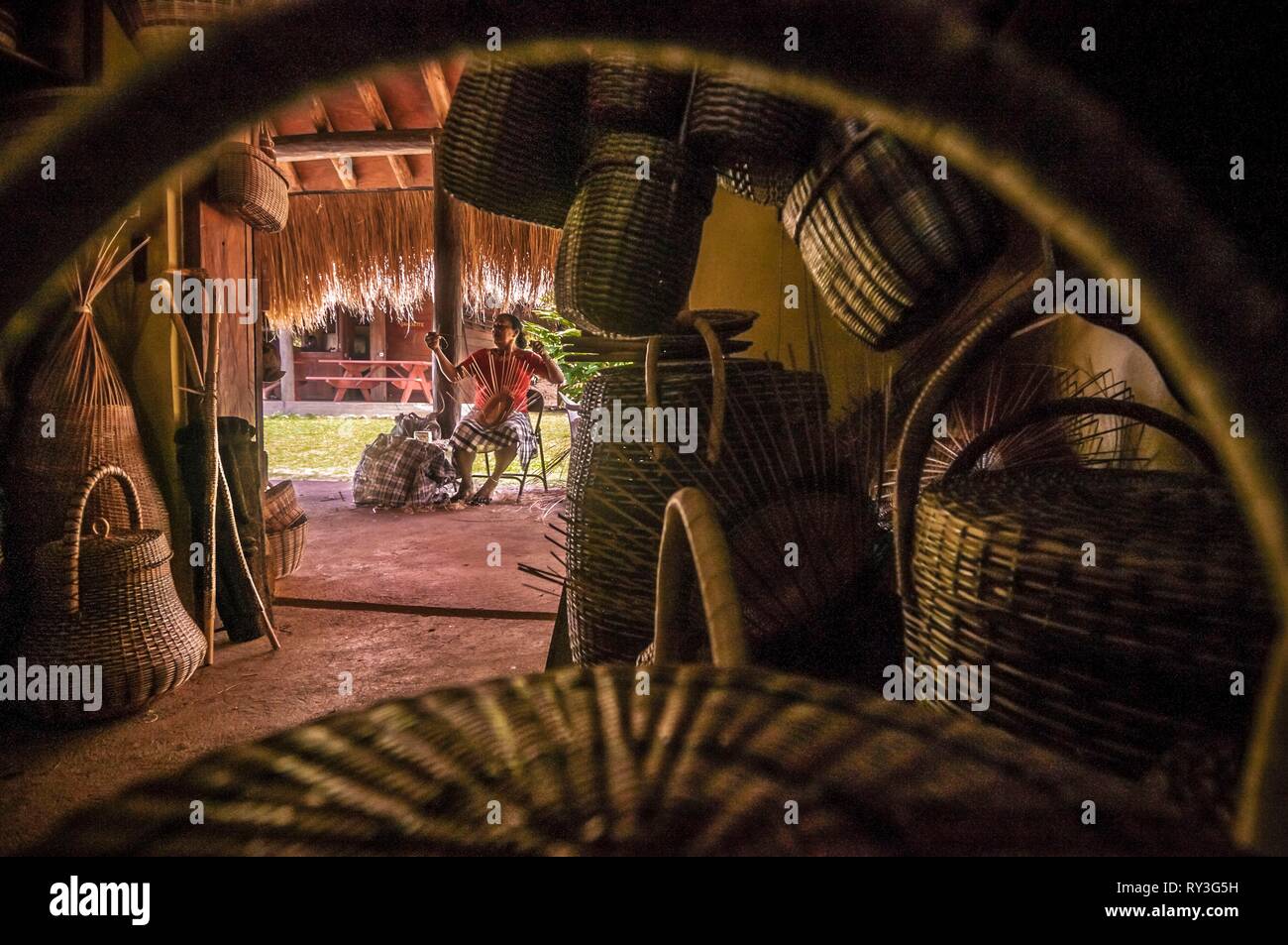 Kalinago basket hi-res stock photography and images - Alamy