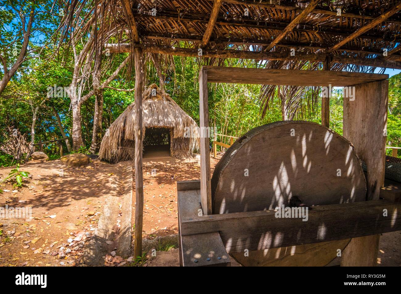 Kalinago basket hi-res stock photography and images - Alamy