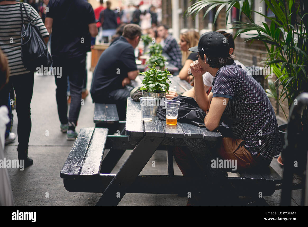 Drinking a beer young hi-res stock photography and images - Alamy