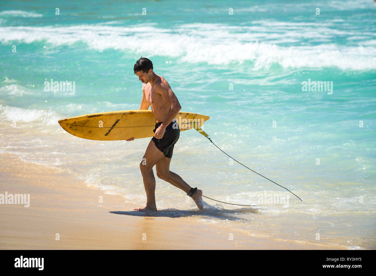 Surf break hi-res stock photography and images - Alamy