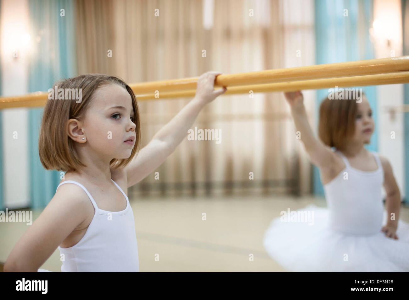 Group happy smiling ballerinas hi-res stock photography and images - Alamy