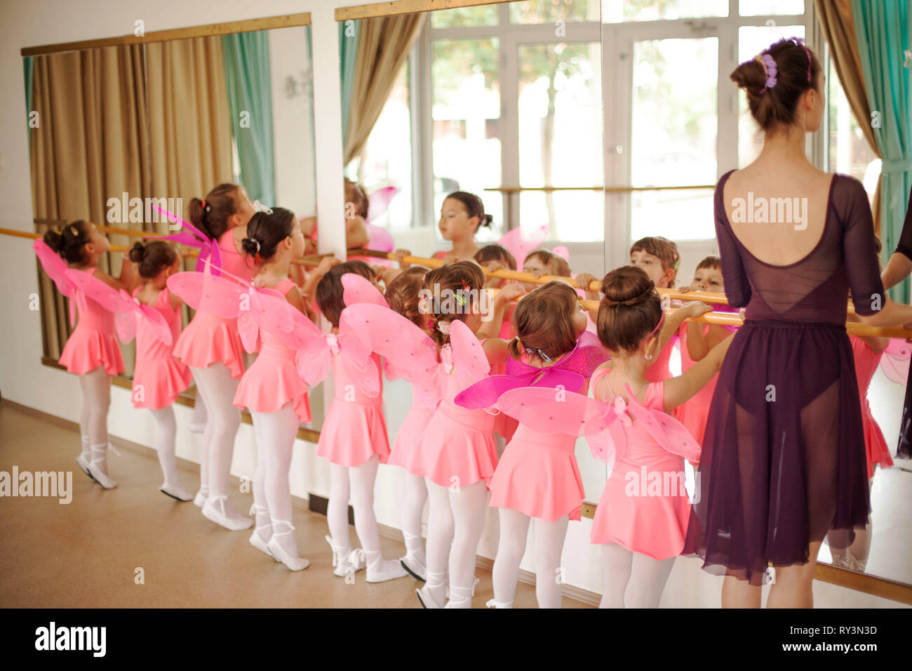 Baby ballerinas in ballet studio Stock Photo - Alamy