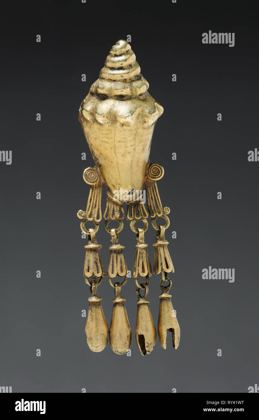 Mixtec gold pendant hi-res stock photography and images - Alamy