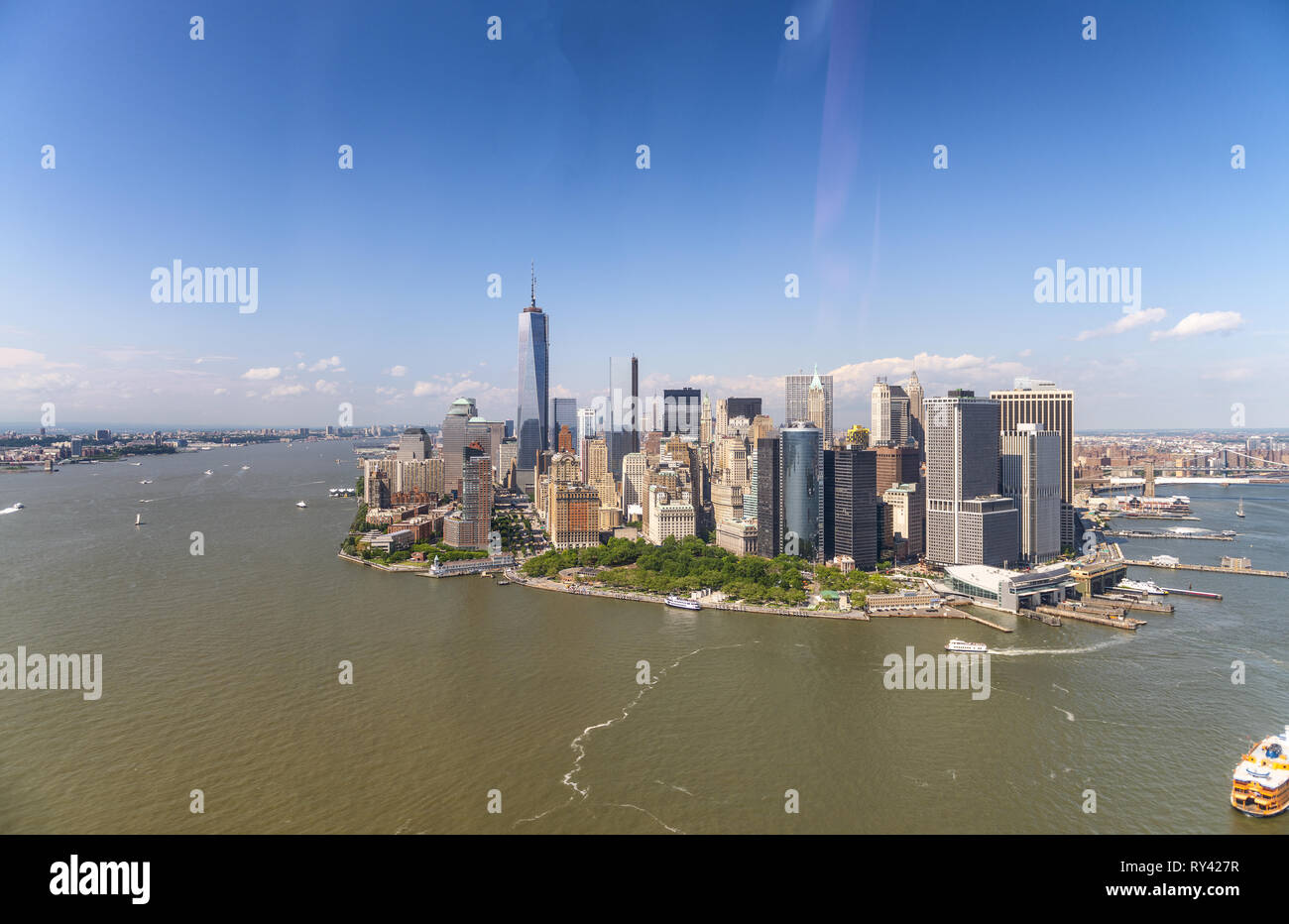 Building with helicopter on top hi-res stock photography and images - Alamy