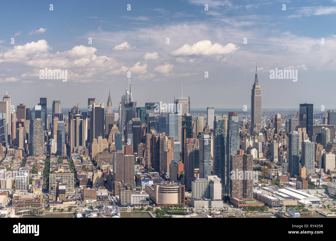 Aerial establishing shot amazing modern hi-res stock photography and ...