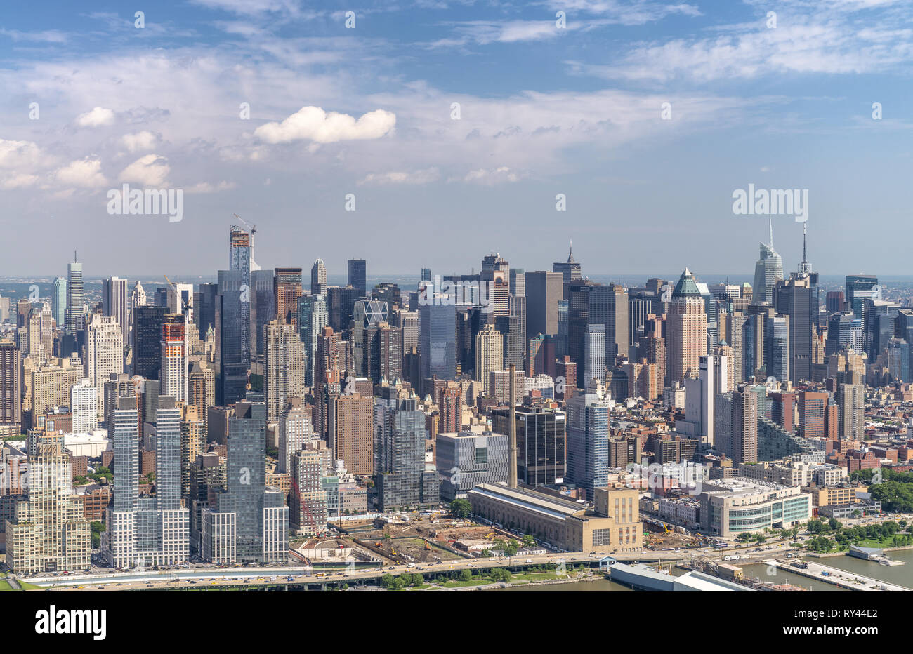 Amazing aerial view of New York City. Midtown Manhattan skyline from ...