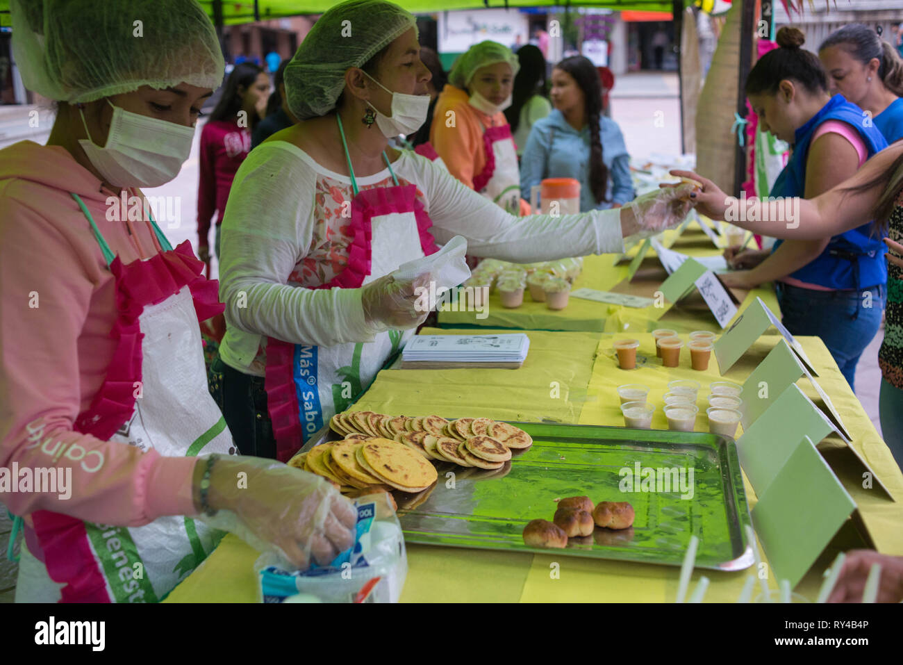 Traditional street food colombia hi-res stock photography and images ...