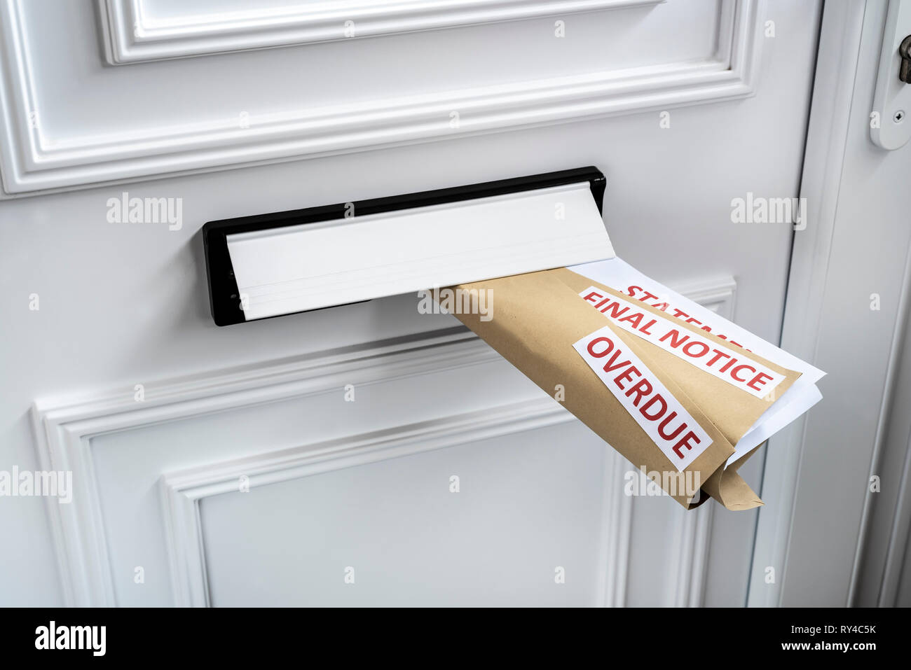Final notice bill hi-res stock photography and images - Alamy
