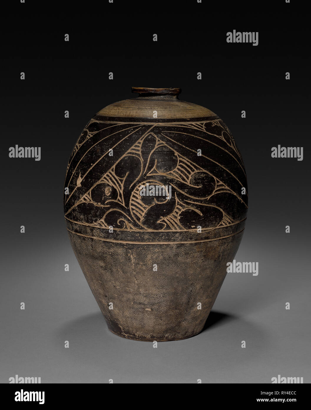 Buff stoneware with incised decoration hi-res stock photography and ...