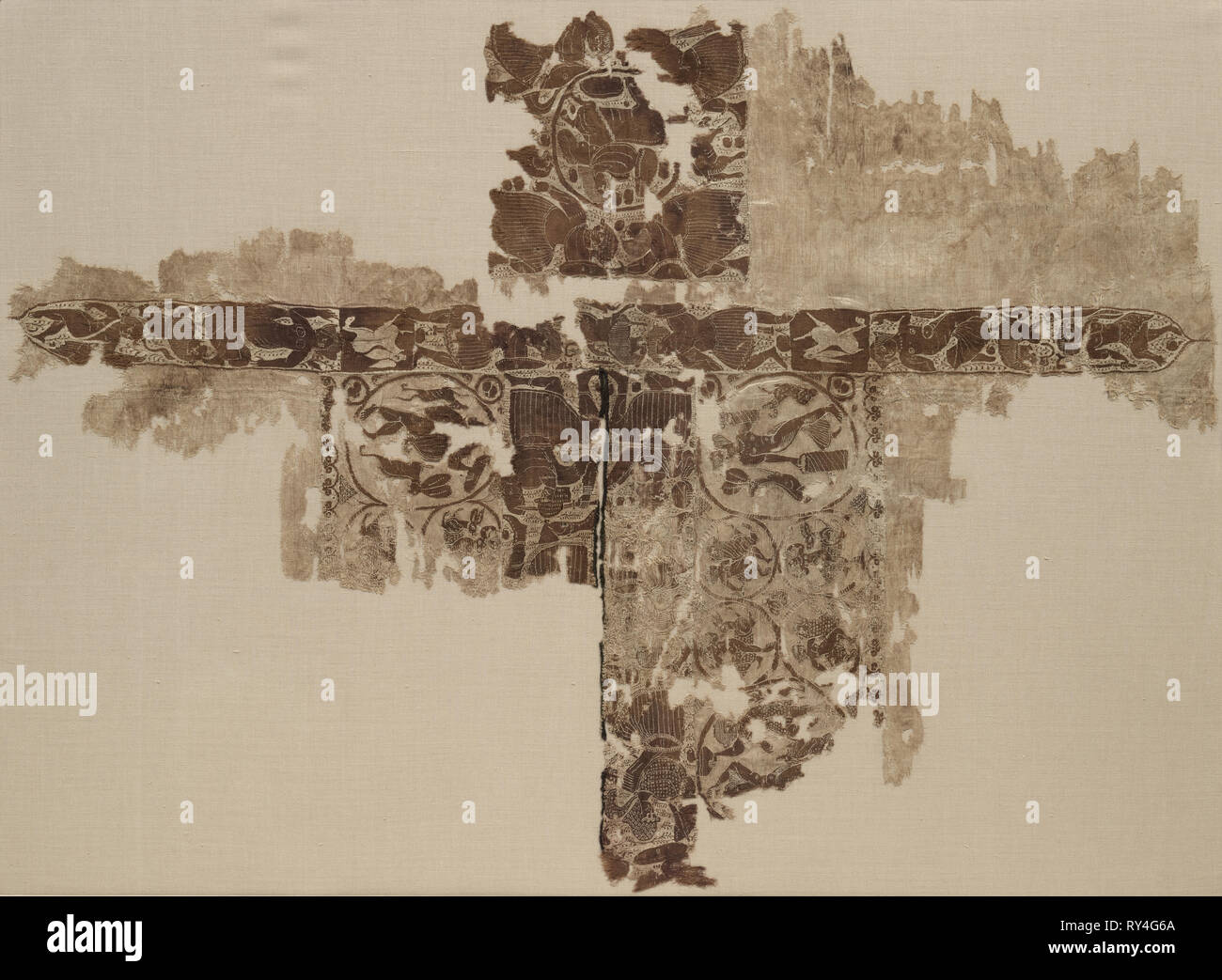 Fragment of a Tunic, 400s. Egypt, 5th century, Byzantine period. Tabby ...