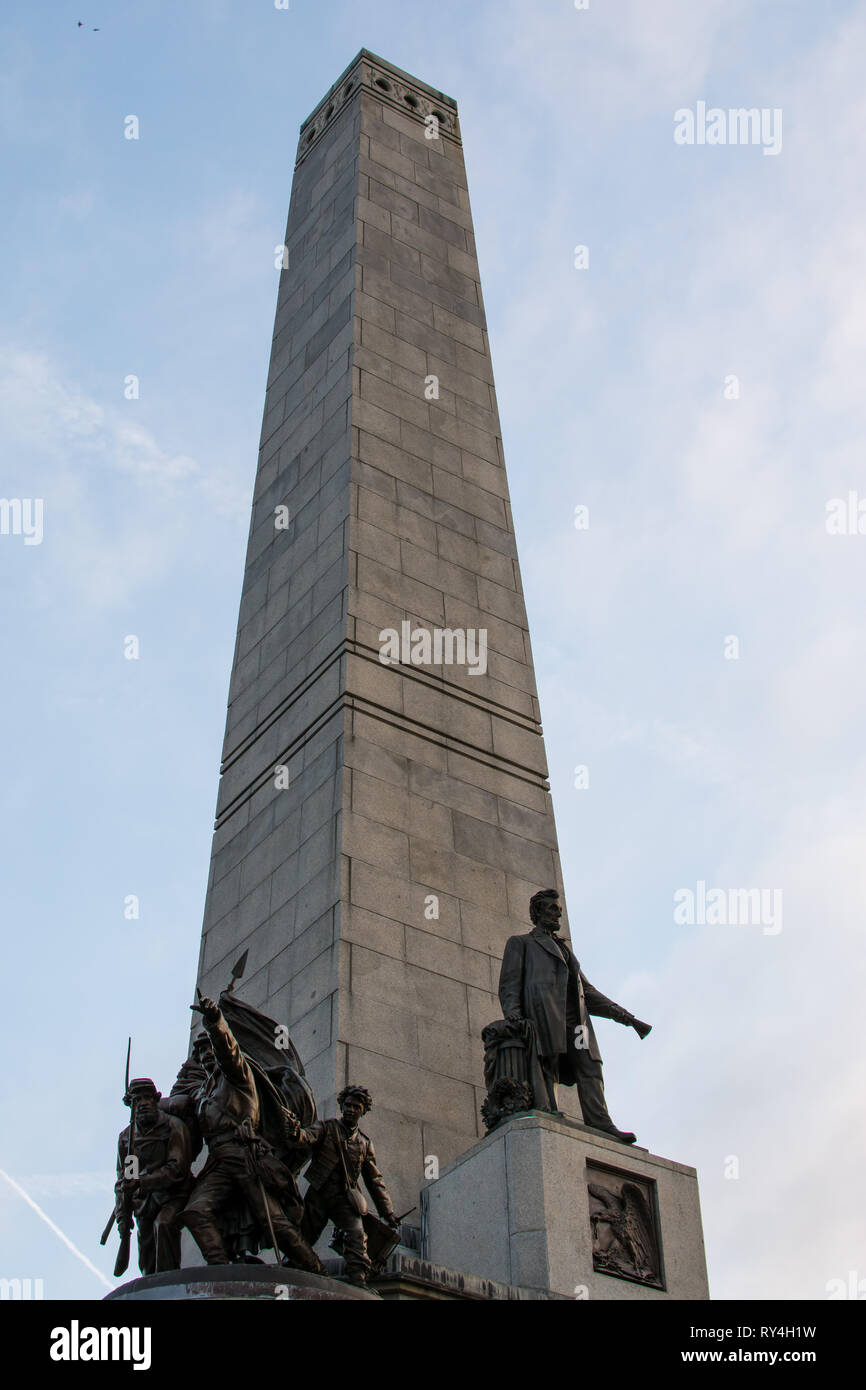 Abraham lincolns statue at springfield hi-res stock photography and ...