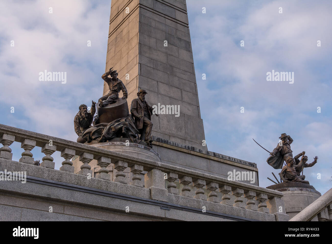 The Abraham Lincoln tomb and memorial at sunrise. Springfield, Illinois ...