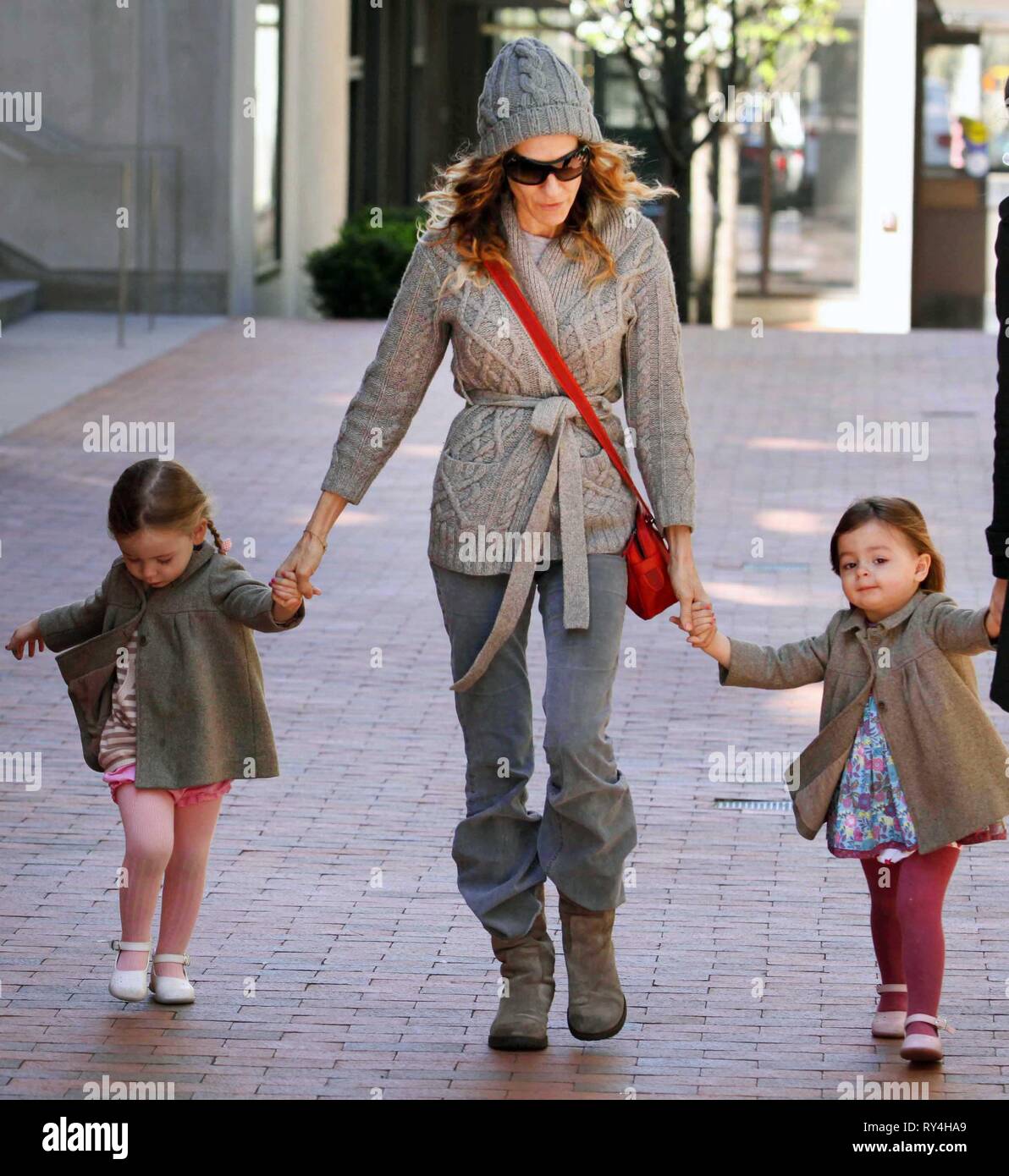 SARAH JESSICA PARKER and daughters MARION and TABITHA 2012 Photo By ...