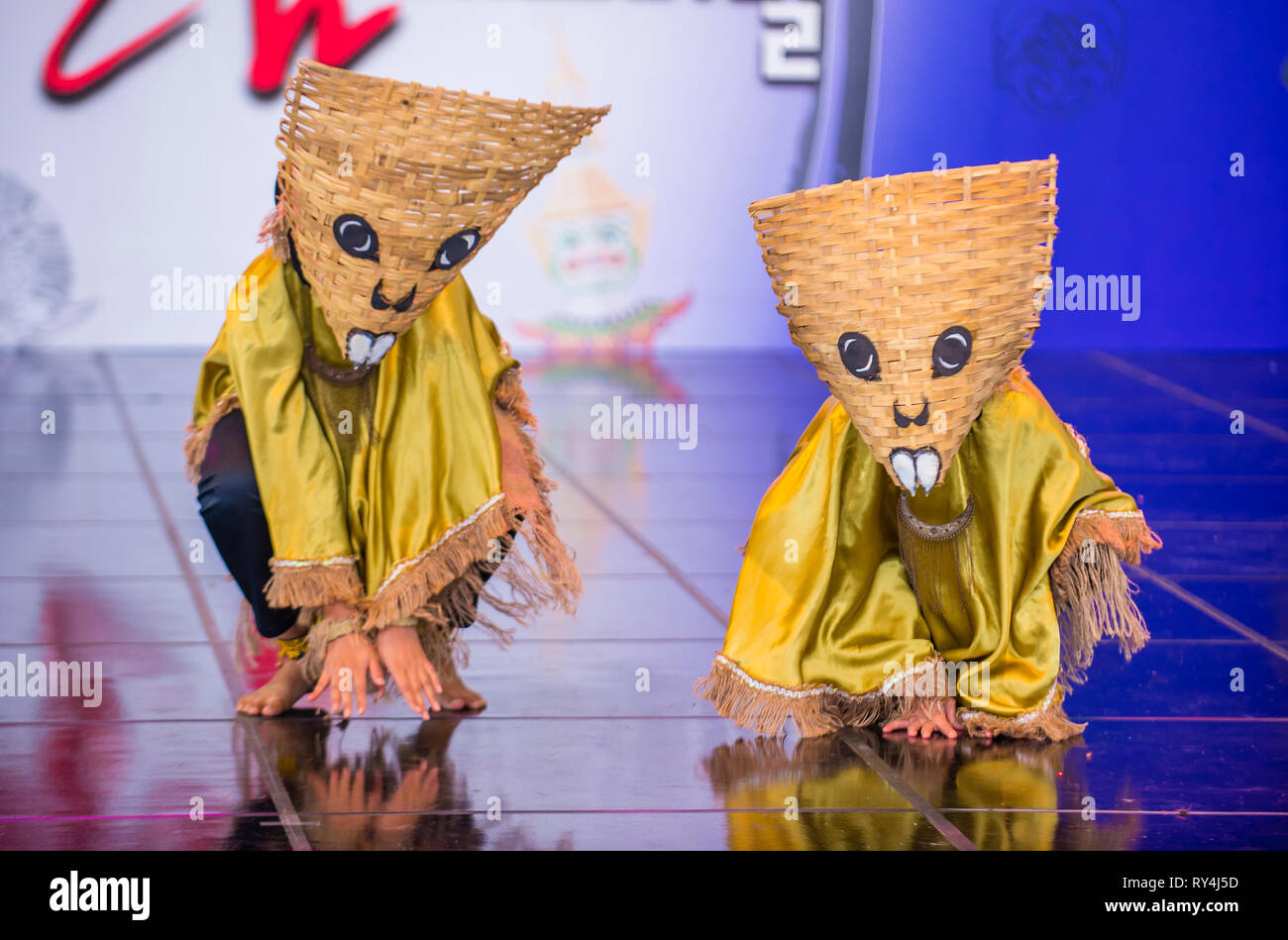 Indonesian dancers from Sma Nasima Semaran dance groupe perform at the ...