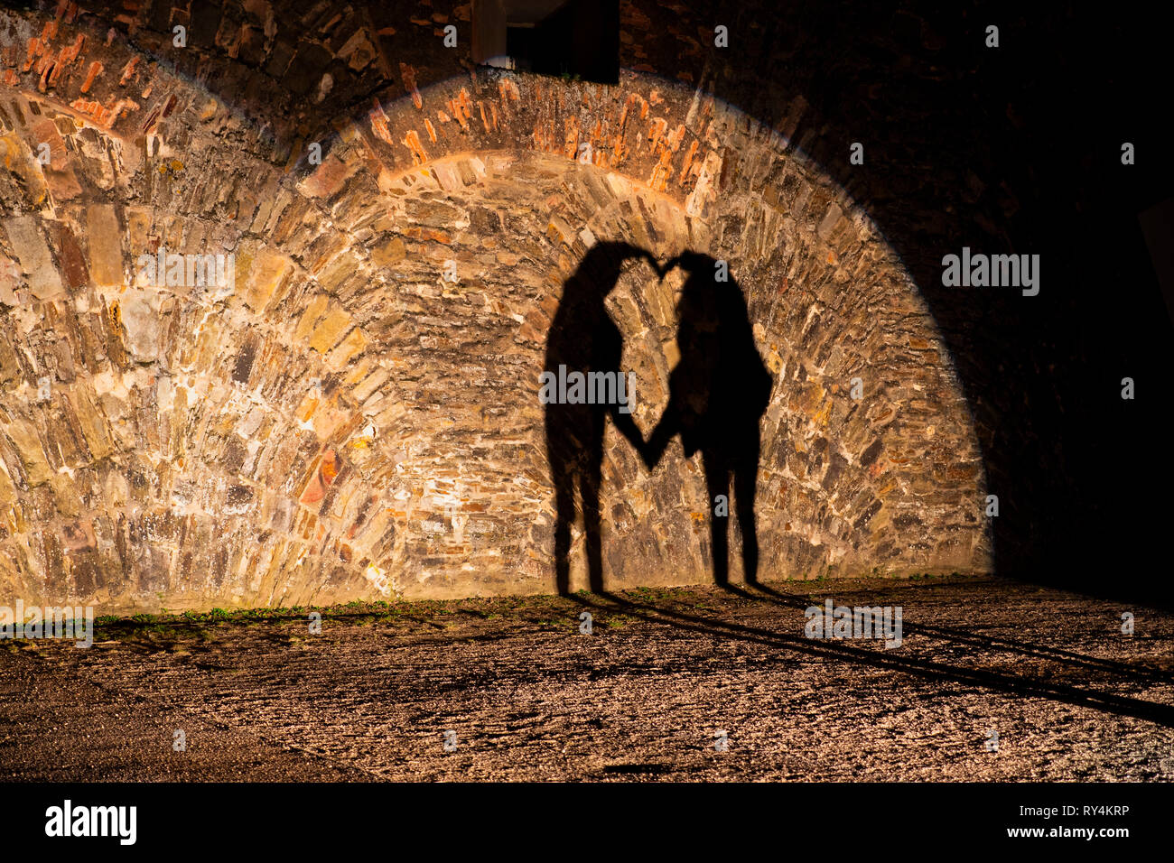 Shadow two people hi-res stock photography and images - Alamy