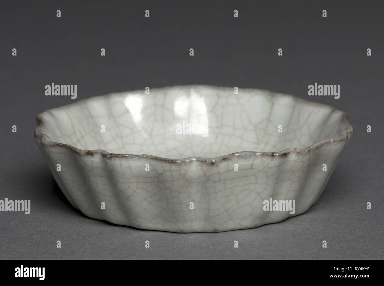 Guan ware hi-res stock photography and images - Alamy