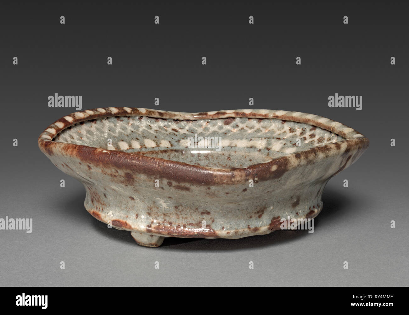 Nezumi shino ware hi-res stock photography and images - Alamy