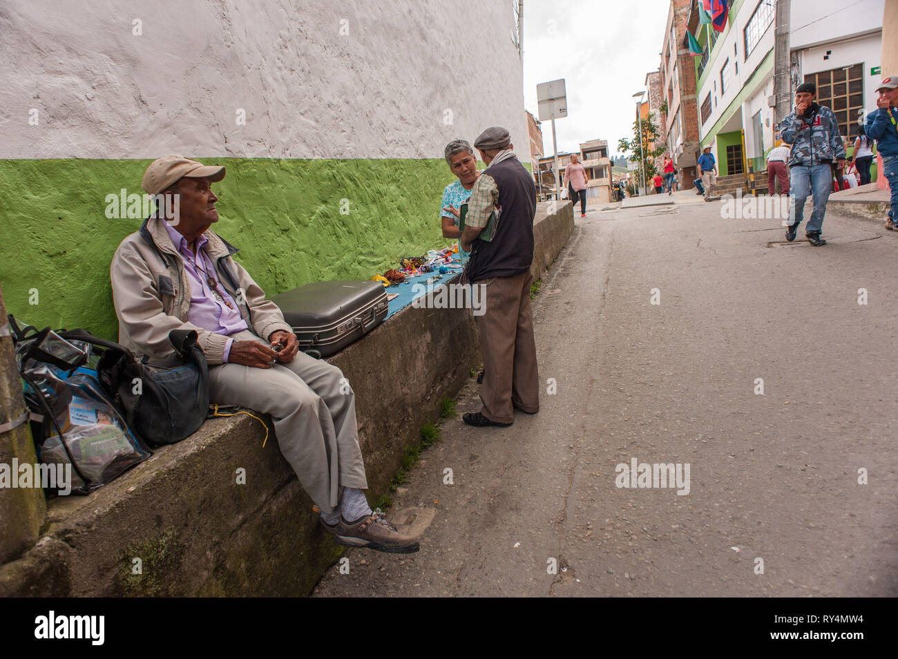 Street worker colombia hi-res stock photography and images - Alamy