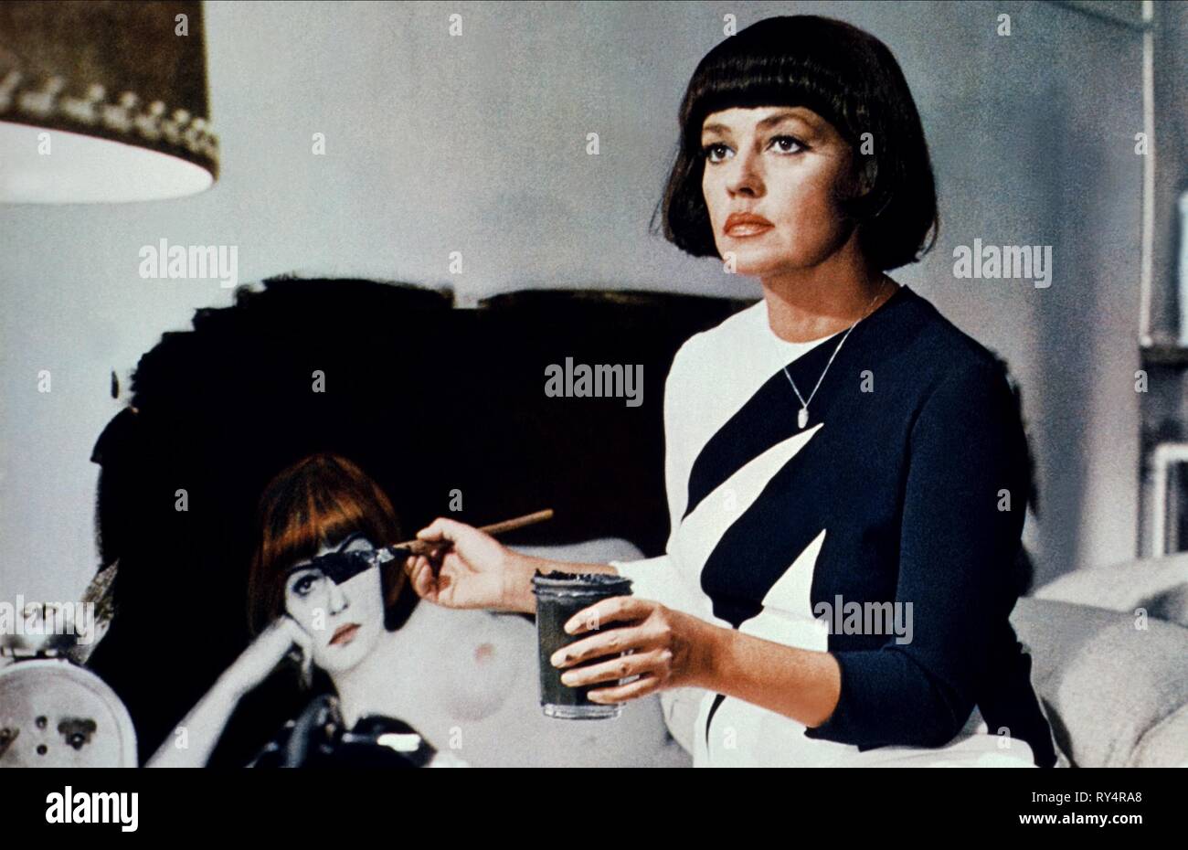 JEANNE MOREAU, THE BRIDE WORE BLACK, 1968 Stock Photo - Alamy