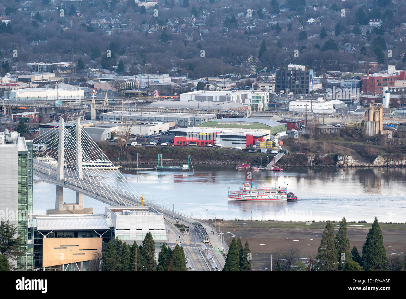 Sternwheel tour boat on the Willamette River in Portland, Oregon Stock ...