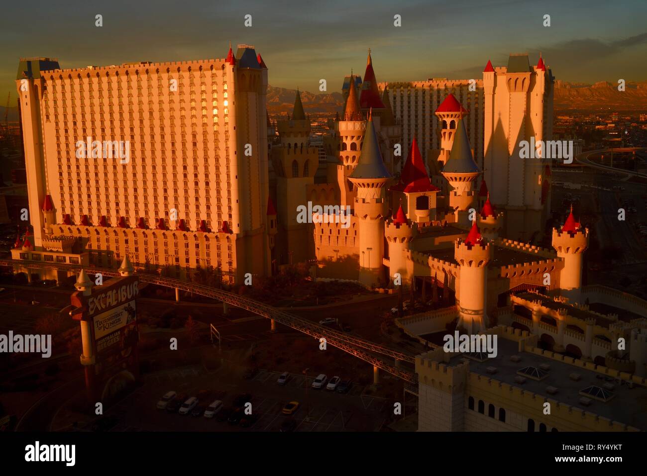 Excalibur hotel towers hi-res stock photography and images - Alamy