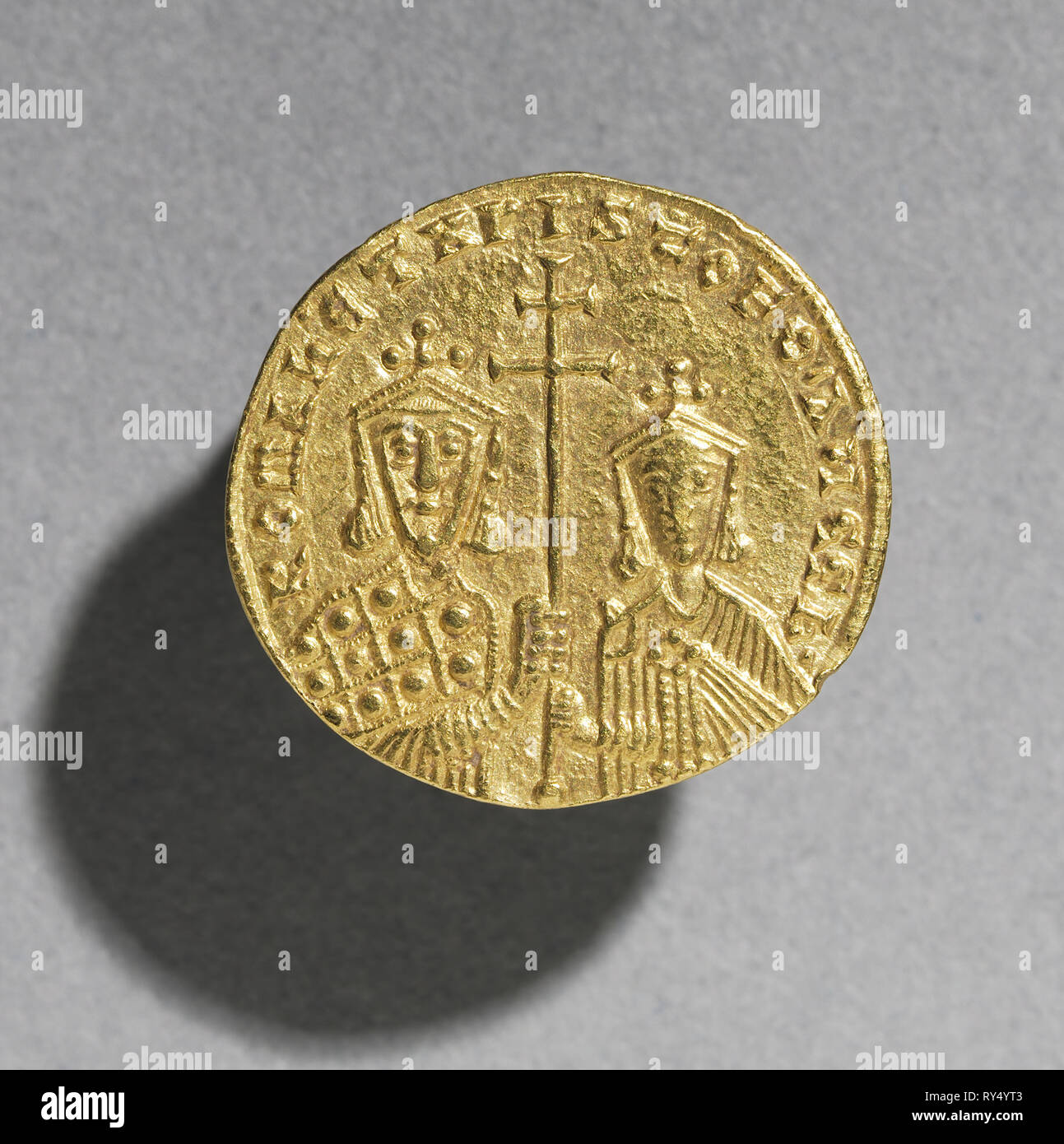 Solidus with Romanus I Lecapenus and his Son Christopher (reverse), 920 ...
