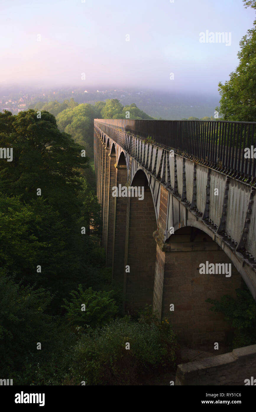 The Pontcysllyte Aqueduct, carrying the Llangollen Canal over the River ...