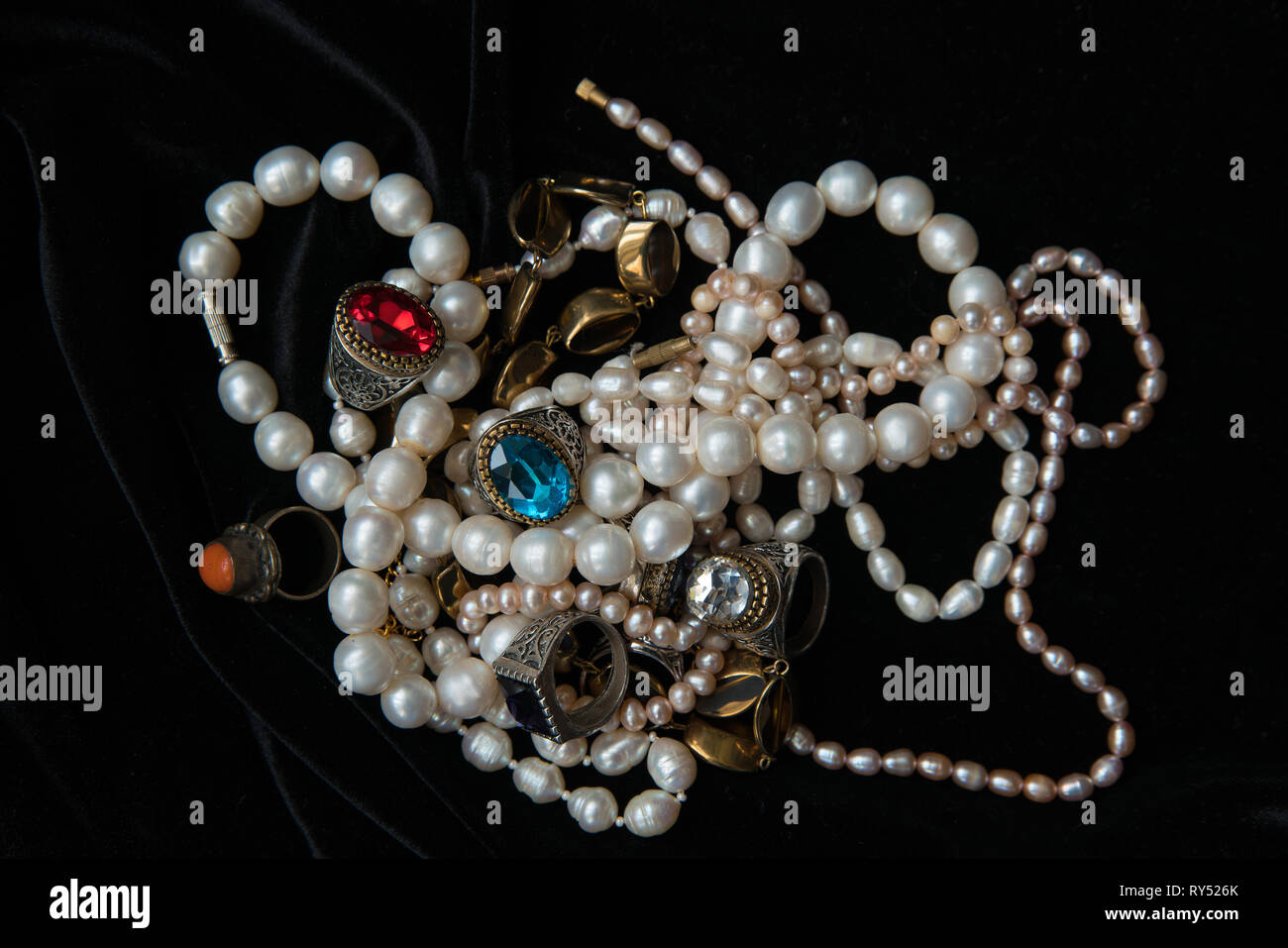 pearl chains and rings with coloures glass (such as Swarovsky) look ...