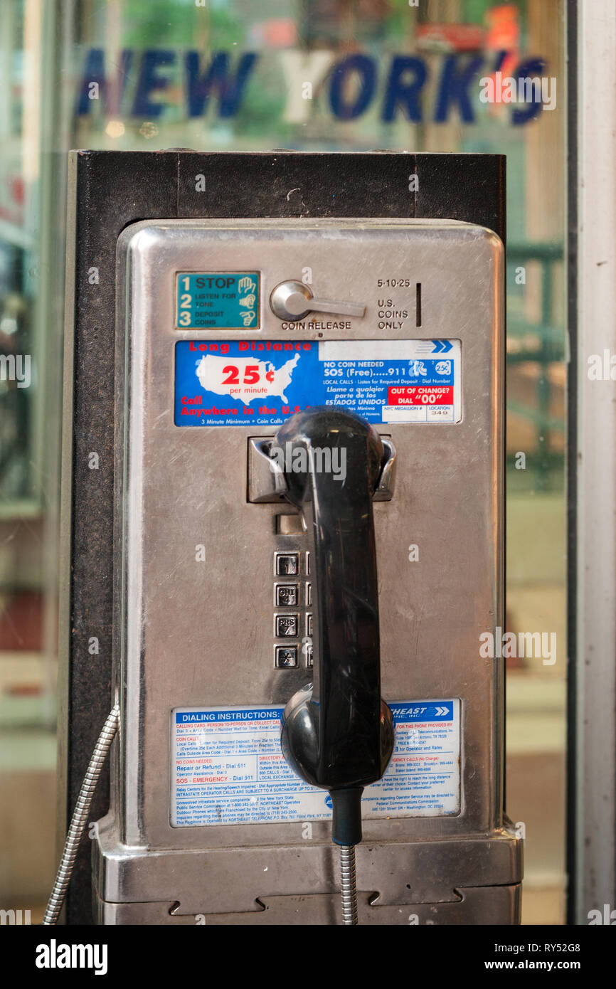 Public phone in New York Stock Photo - Alamy
