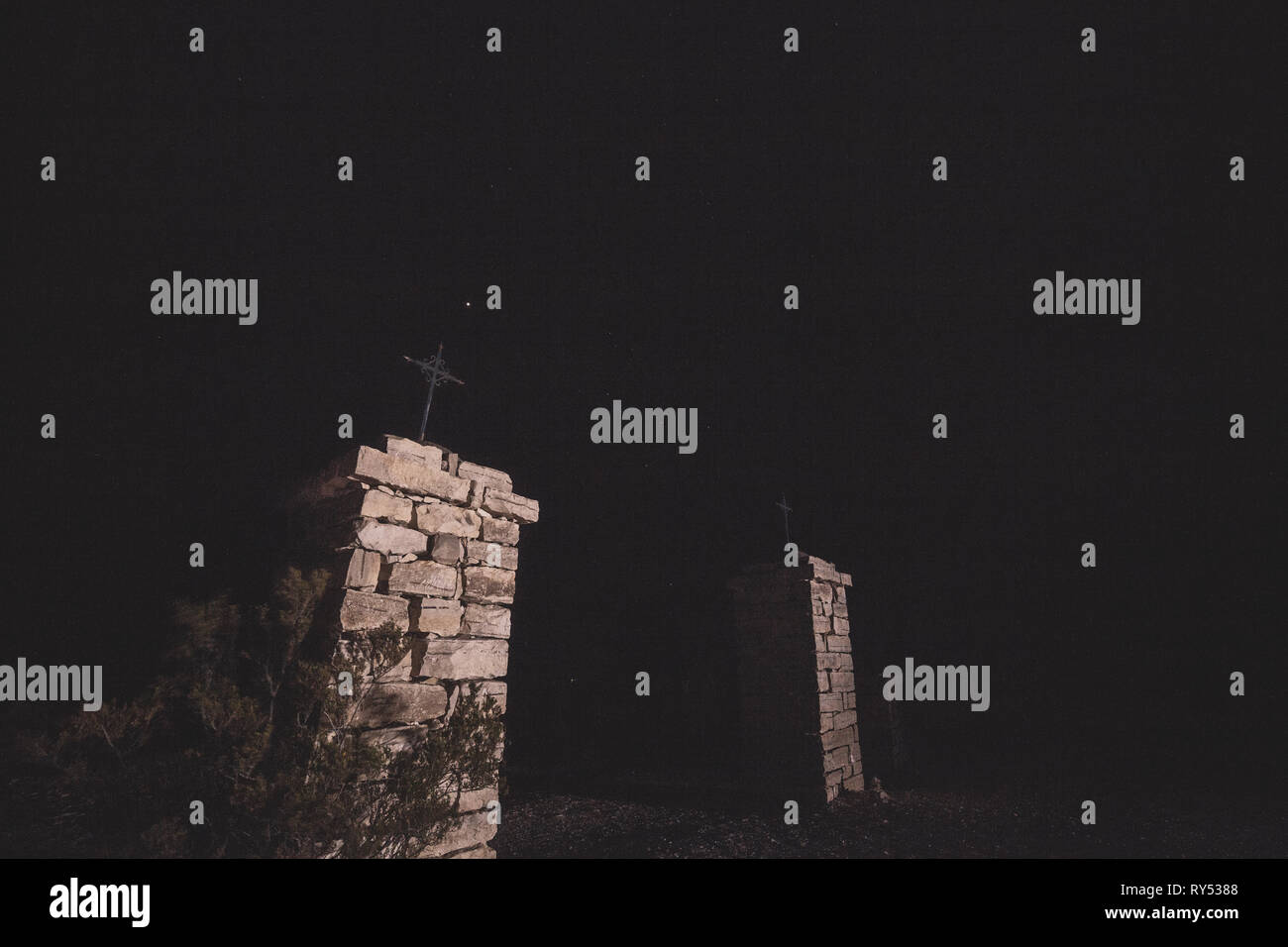 Dark entry yard hi-res stock photography and images - Alamy