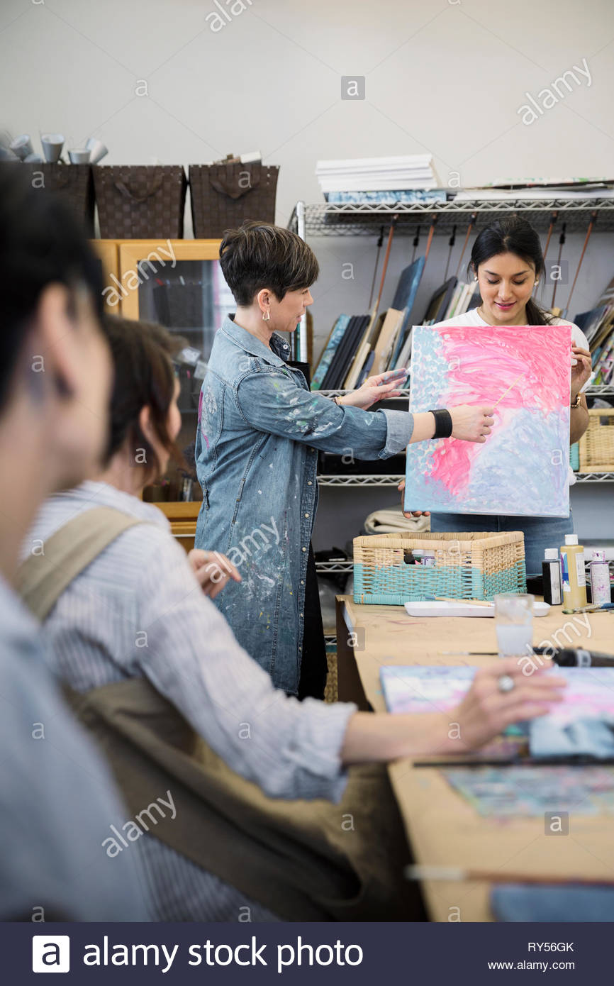 Student group presentation class hi-res stock photography and images ...