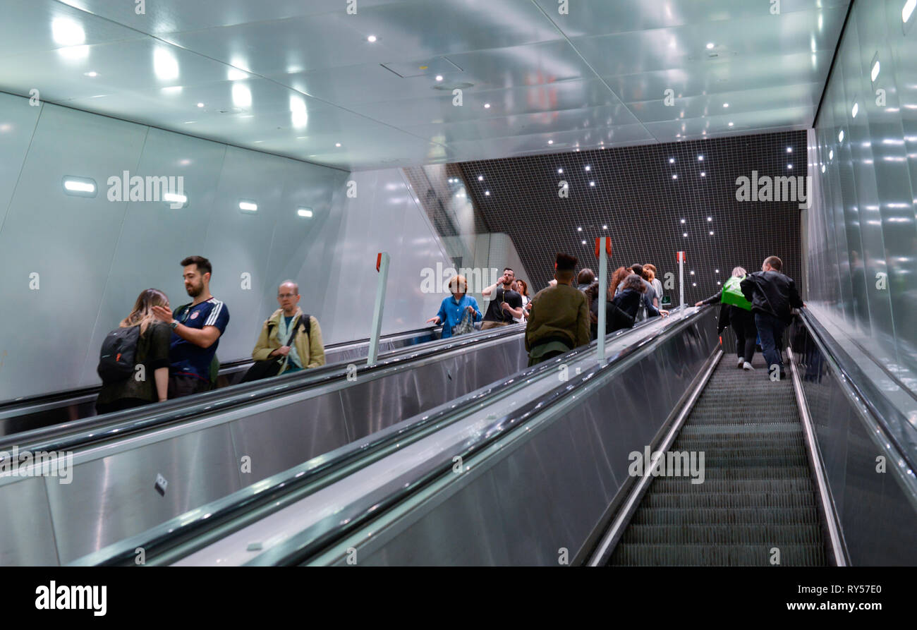 Rolltreppe, Hauptbahnhof, Muenchen, Bayern, Deutschland Stock Photo - Alamy