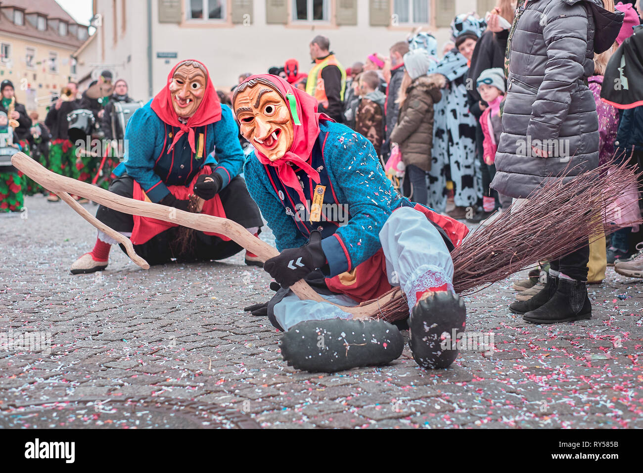 Red and blue costume hi-res stock photography and images - Alamy