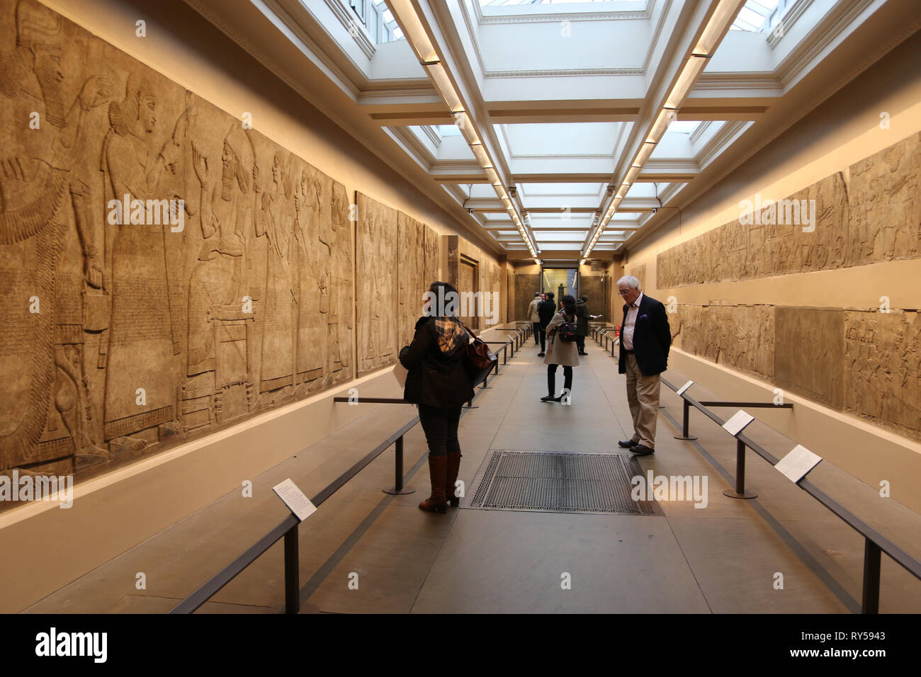 Assyria palace architecture hi-res stock photography and images - Alamy
