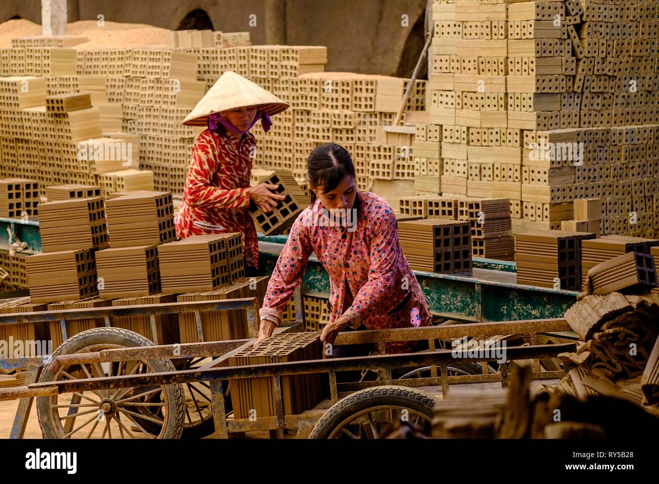 Vietnam, Mekong delta, Sadec, bricks factory Stock Photo - Alamy