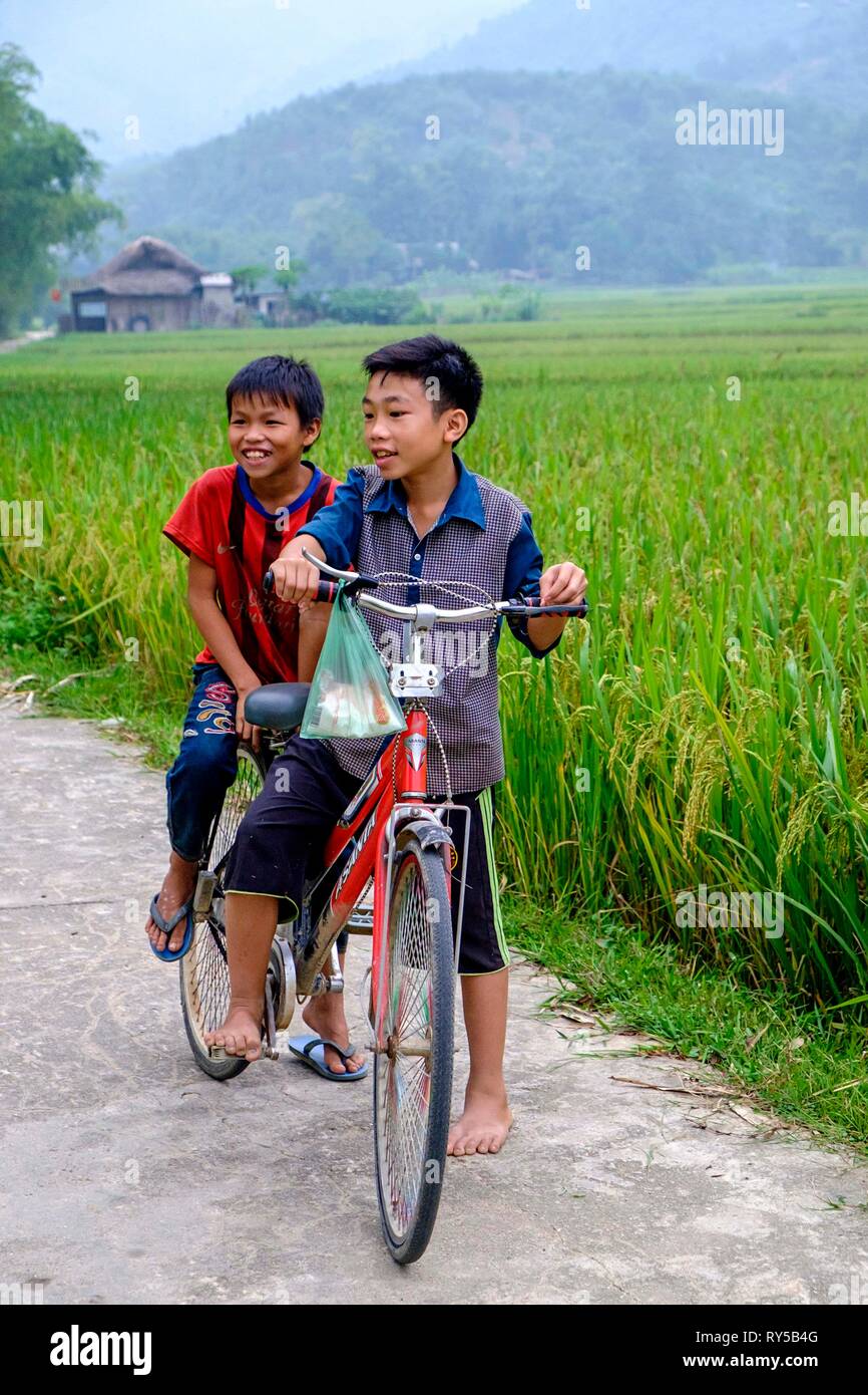 Vietnamese ethnic people hi-res stock photography and images - Alamy